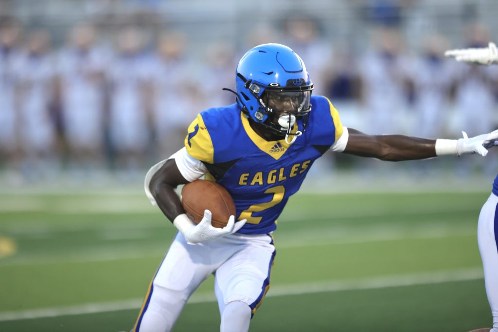 Pickens leads the way for the Eagles in their 29-26 home victory - 228 ...